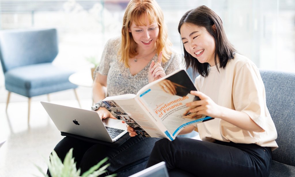 Qualifications for financial advice professionals - Massey University