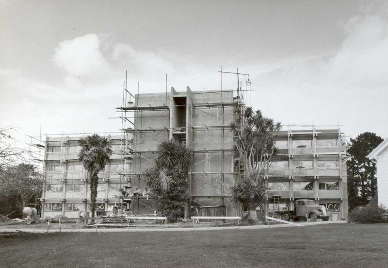 Timeline 1964–1992 – Massey becomes a university