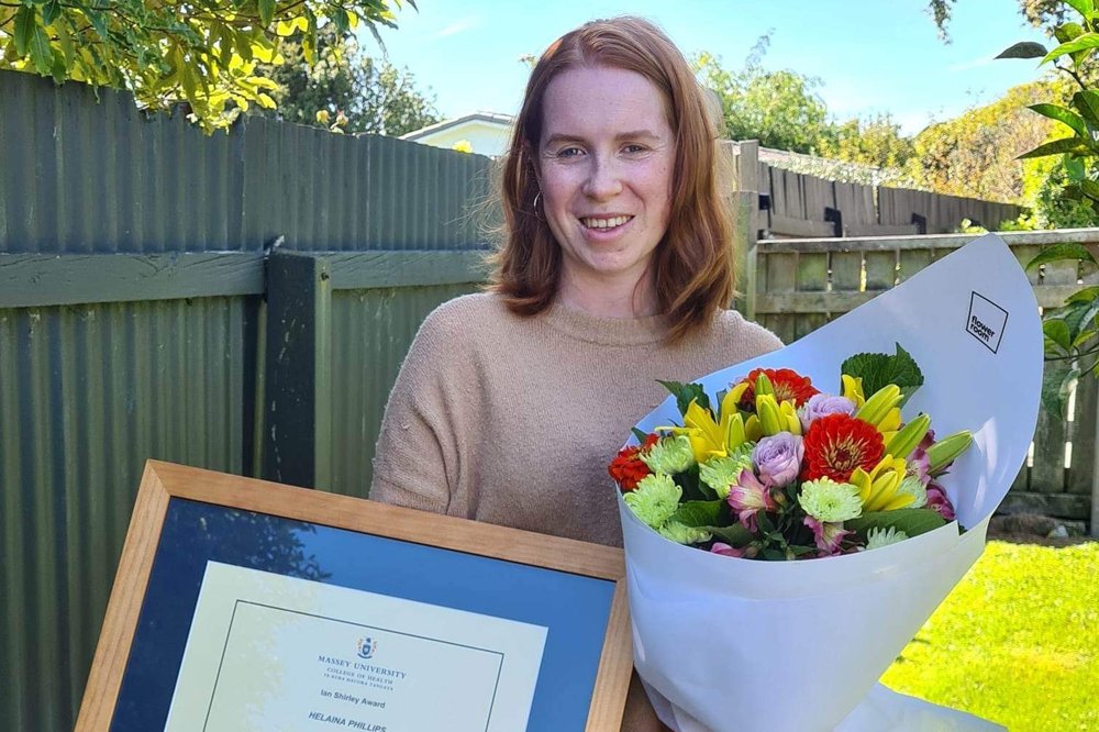 Top grades lead to memorial award for Social Work student - Massey ...