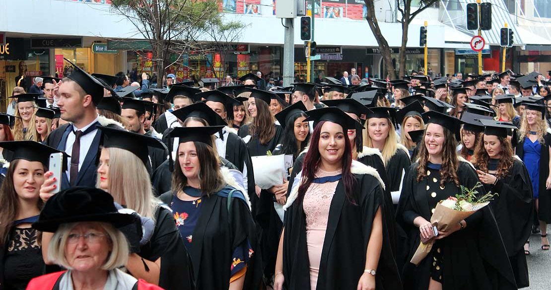 Wellington celebrations mark first of 2021 graduation events - Massey ...
